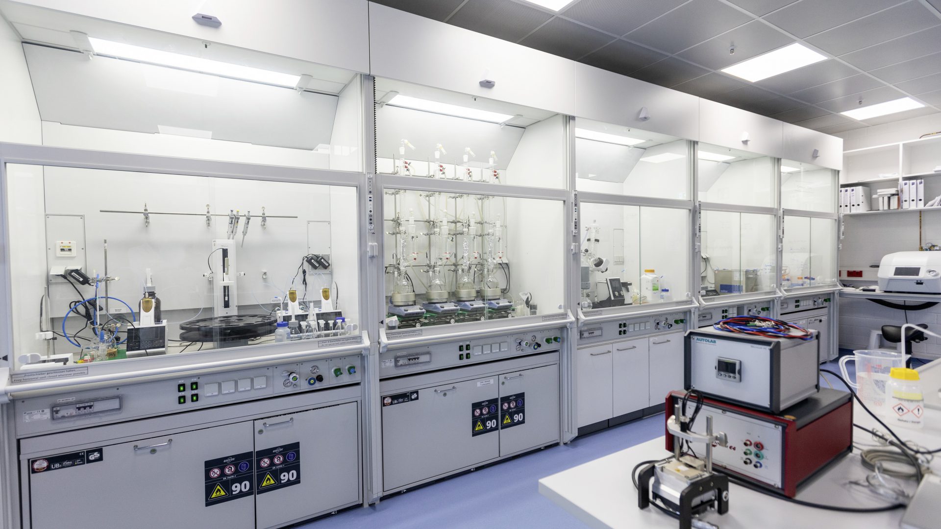 Volkswagen opens modern lab for battery cells in Germany