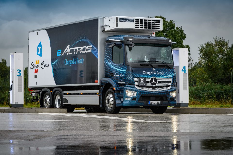 Frigoblock to refrigerate the first Mercedes-Benz eActros trucks