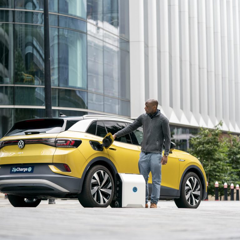 Portable charger ZipCharge Go is right on track: first deliveries in ...