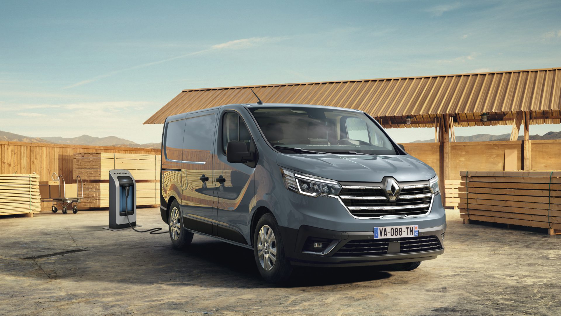 IAA 2022, the new Trafic Van E-Tech Electric unveiled by Renault