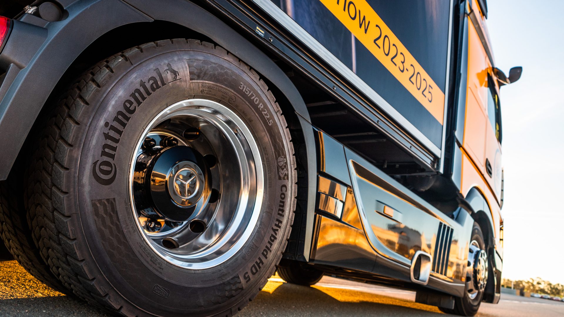 Continental launches new tire ranges for trucks and vans, with an eye ...