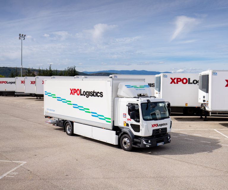 XPO to purchase 100 Renault Trucks 16-ton and 19-ton electric trucks by ...