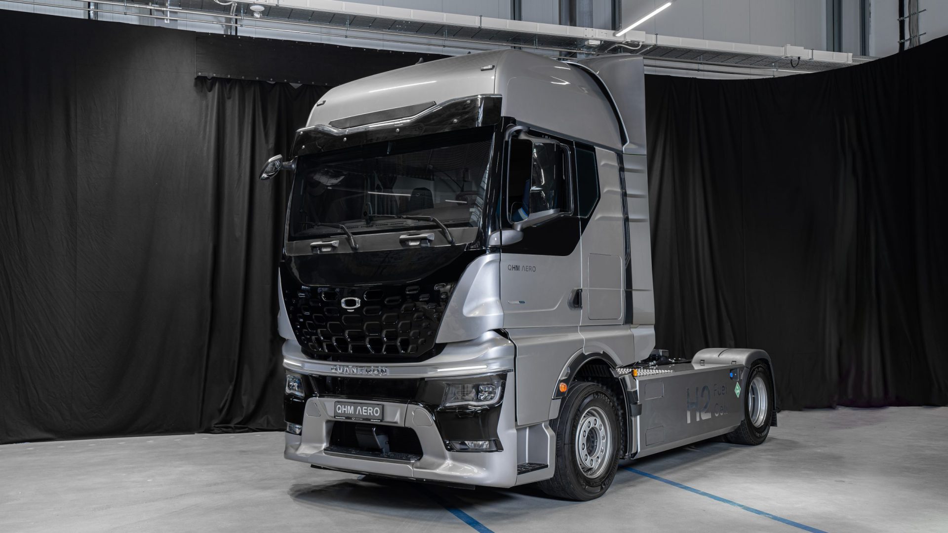 Quantron Days 2023, here's the brand-new QHM FCEV Aero hydrogen heavy truck