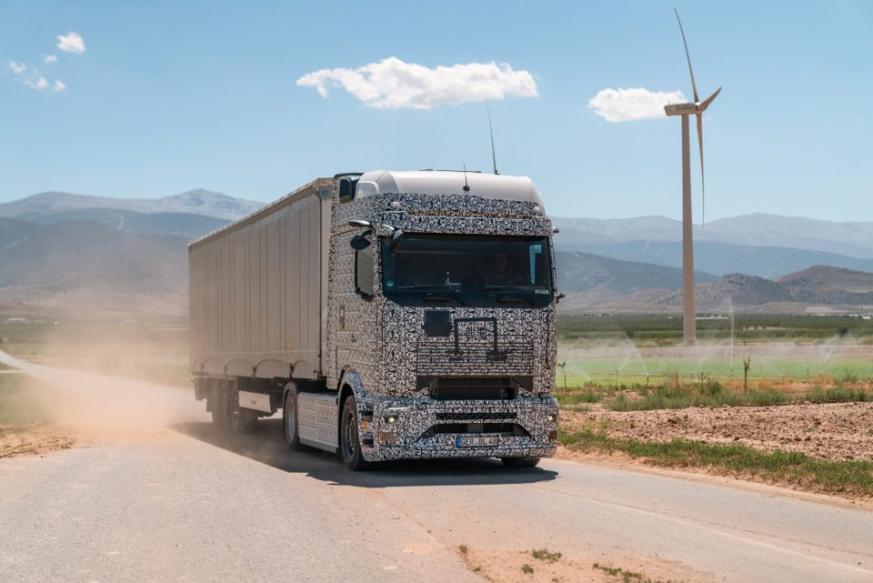 Mercedes, the eActros 600 completes successful summer tests in Spain