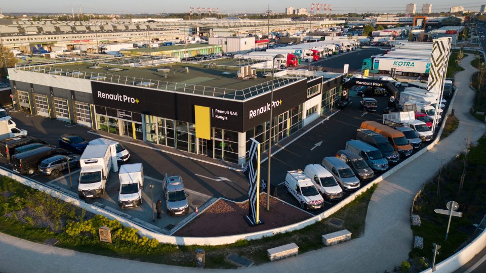 Volvo and Renault to name Flexis SAS the new JV for e-van design and ...