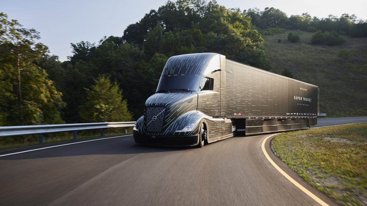 [VIDEO] Let's have a look at the SuperTruck 2 from Volvo Trucks North America