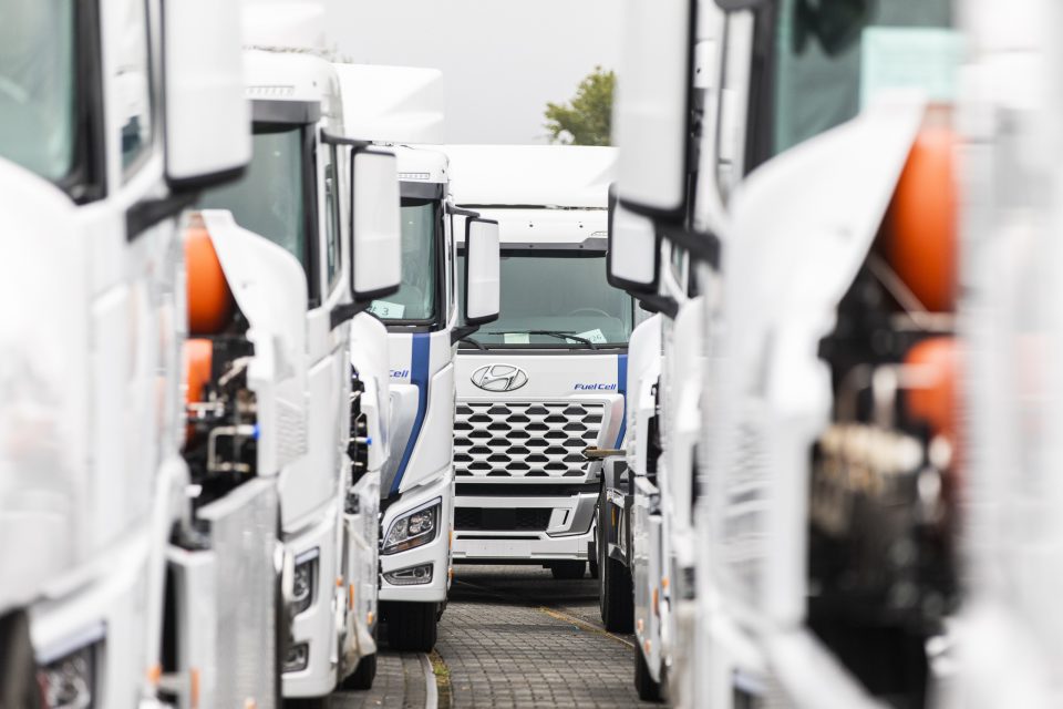 Hydrogen truck rental company Hylane adds 32 Hyundai XCIENT vehicles to ...
