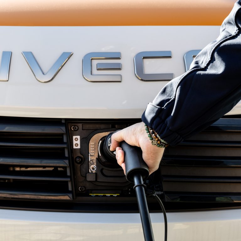 ChargePoint cooperates with GATE (Iveco Group) to facilitate commercial ...
