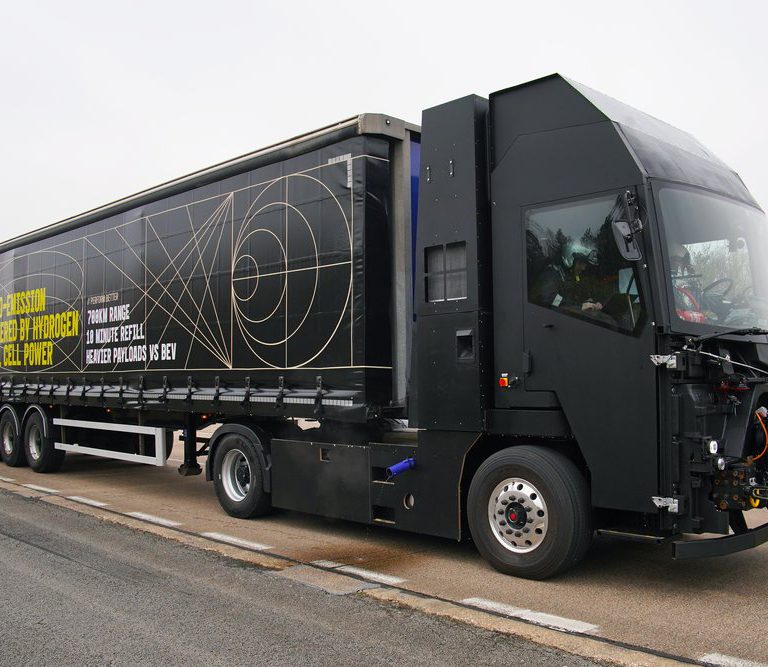 [Video] HVS tests its hydrogen fuel cell truck with a semitrailer