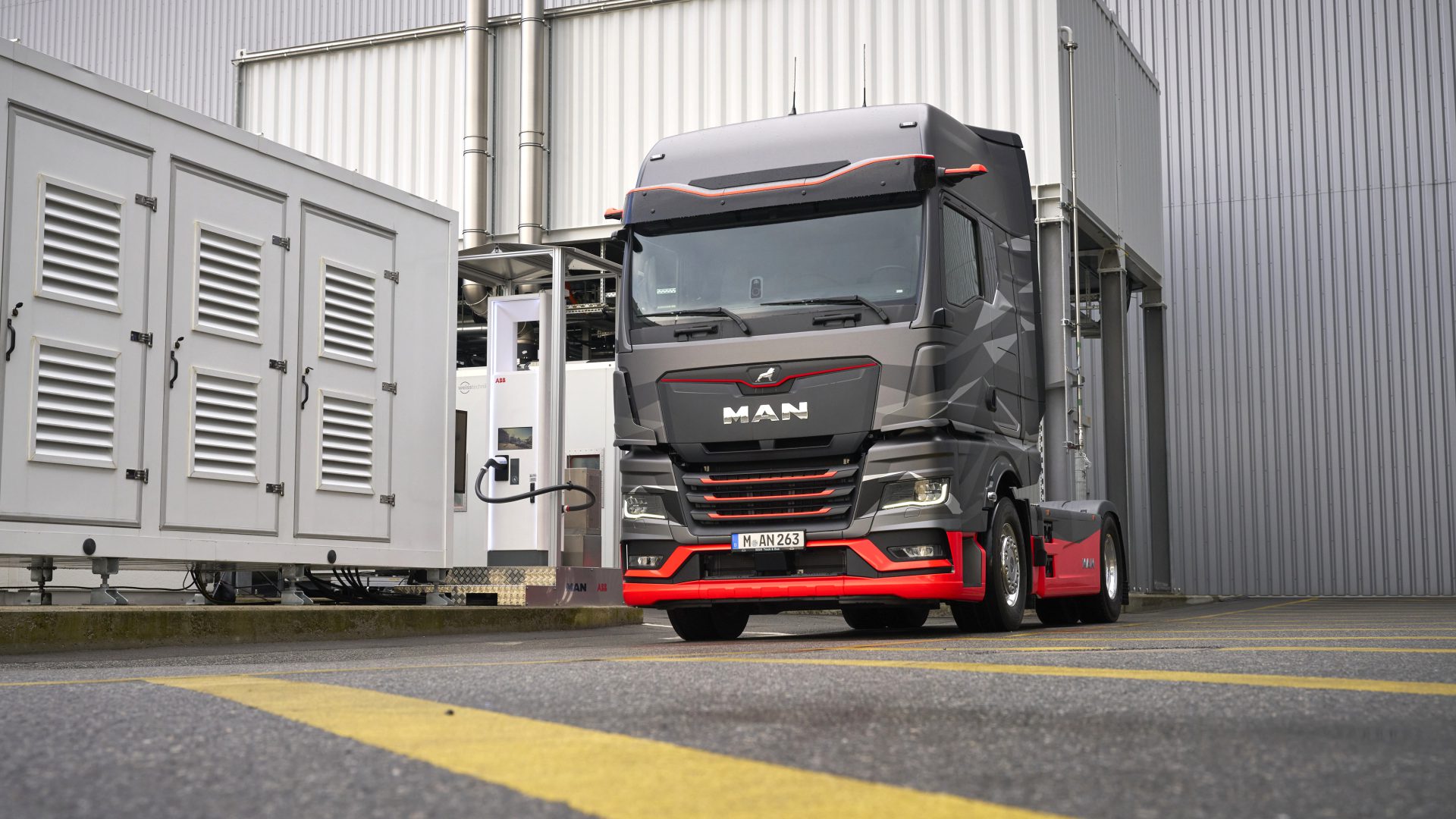 MAN and ABB E-mobility make advancements in view of megawatt charging ...