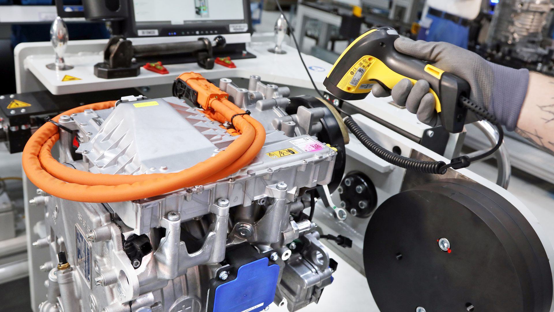 ZF's CeTrax lite electric CV drive: one thousand units produced in less ...