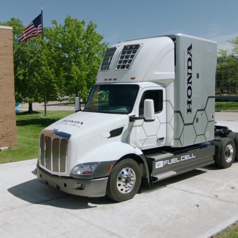 [Video] The Honda Class 8 hydrogen fuel cell truck concept seen at ACT ...
