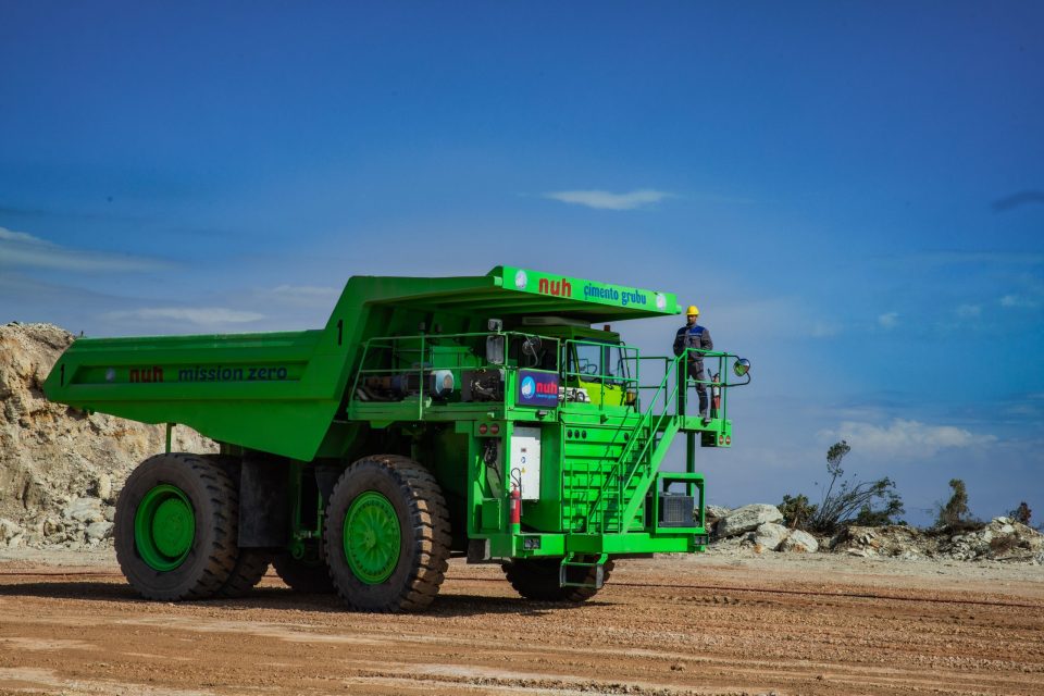 [Video] Retrofit, Nuh Cement's haul truck becomes electric thanks to ABB