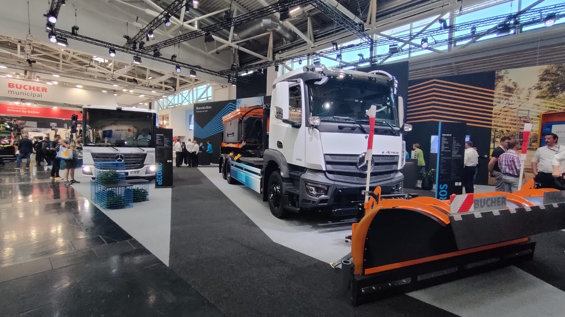 IFAT 2024, Mercedes-Benz Trucks exhibits the eActros and eEconic for ...