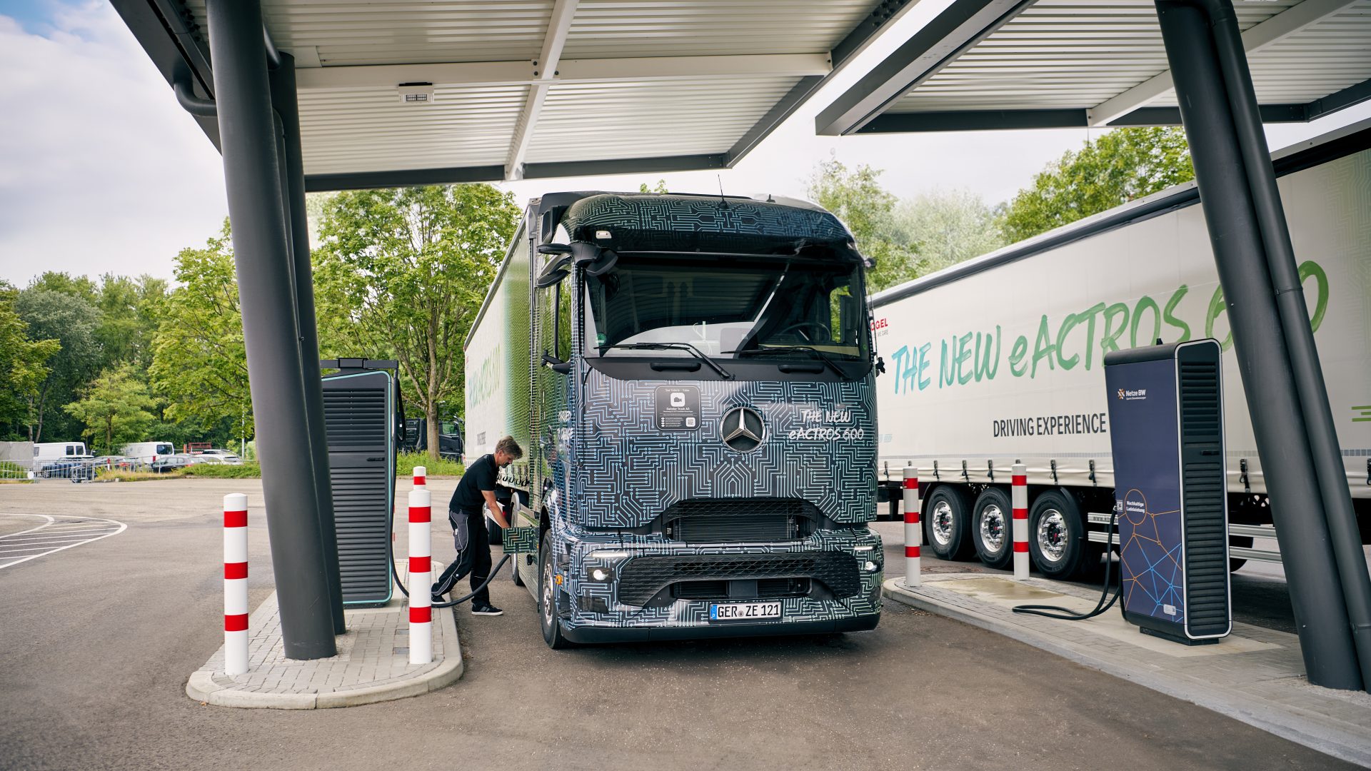 Mercedes-Benz makes the eActros 600 available for testing at the Wörth site