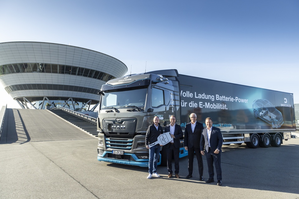 MAN delivers its very first fully eTGX electric trucks in Germany ...