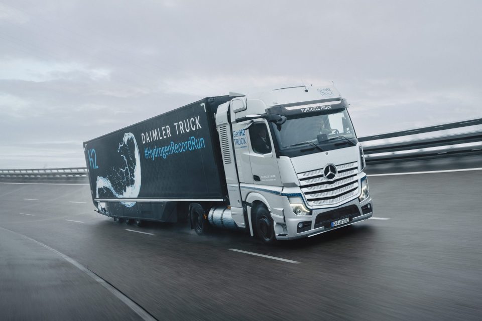 Daimler Truck to receive €226 million funding to develop hydrogen ...