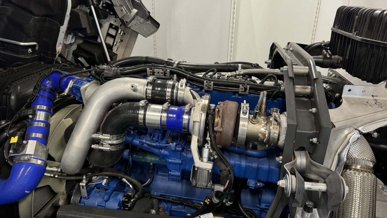 Hydrogen trucks, KEYOU hands over first 18 ton vehicle to customer EP ...