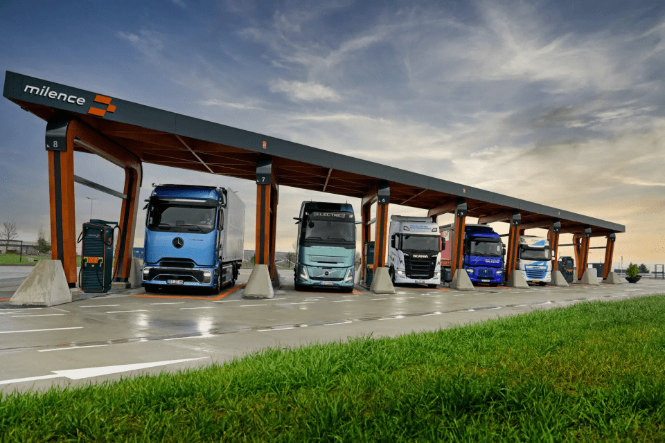 Milence inaugurates its first two hubs in Germany. Twelve charging ...