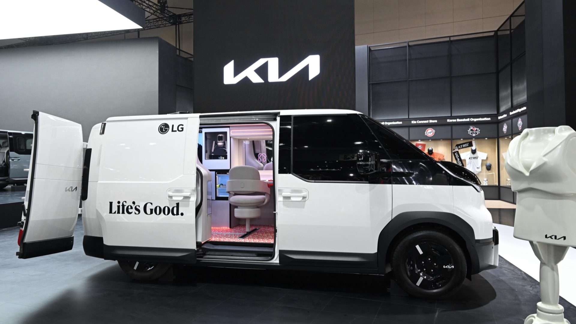 Kia and LG Electronics to partner on the new software-based PBV vans