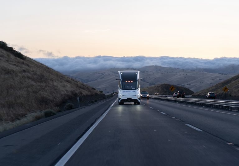 Windrose to rely on FleetNet America service network for its Class 8 ...