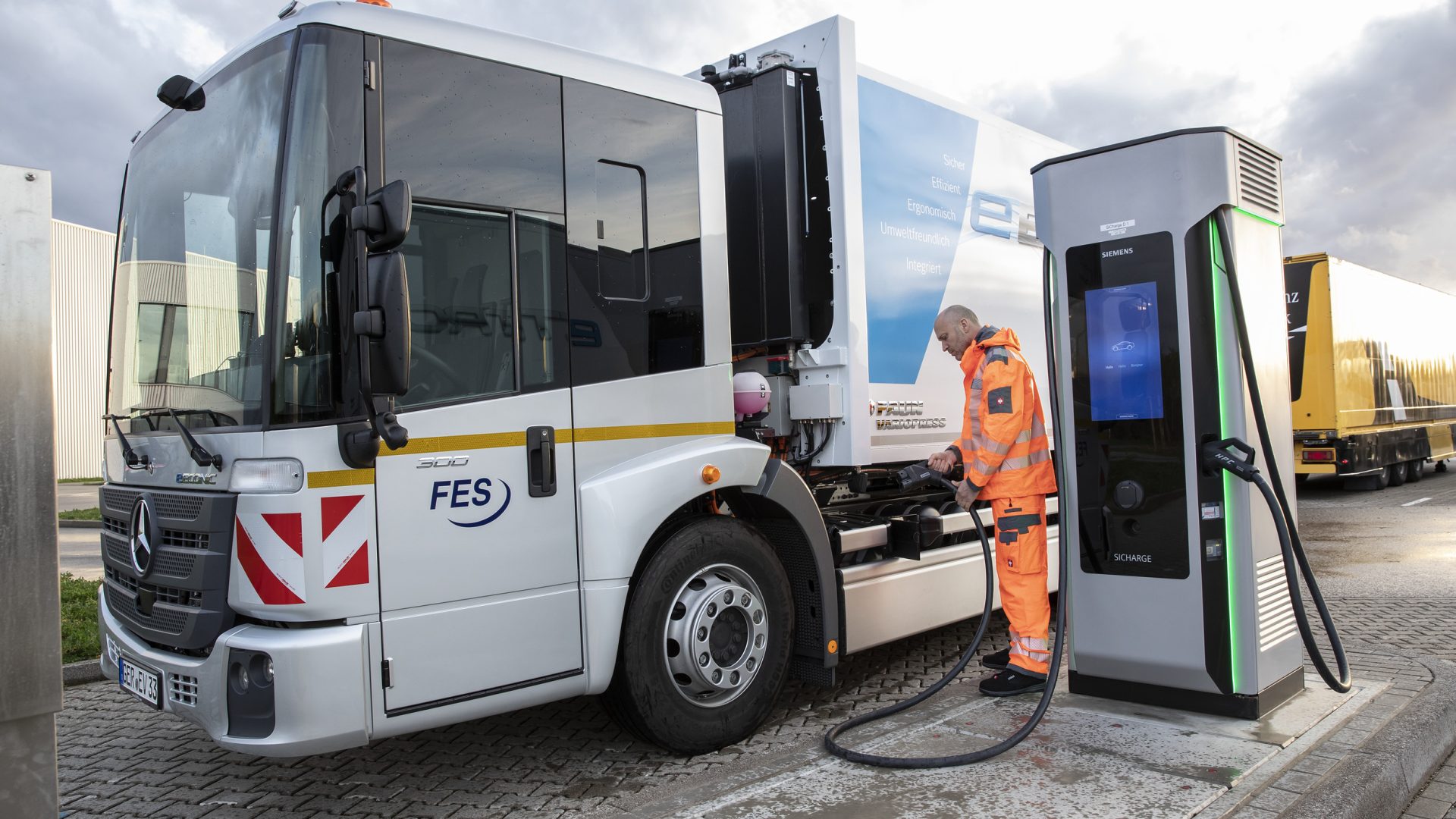 Circular economy, Mercedes to rely on reworked batteries for eActros ...