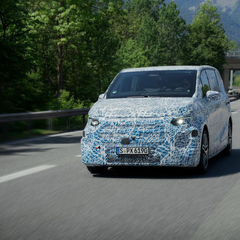 Mercedes-Benz tests new electric vans with Van.Ea architecture from ...
