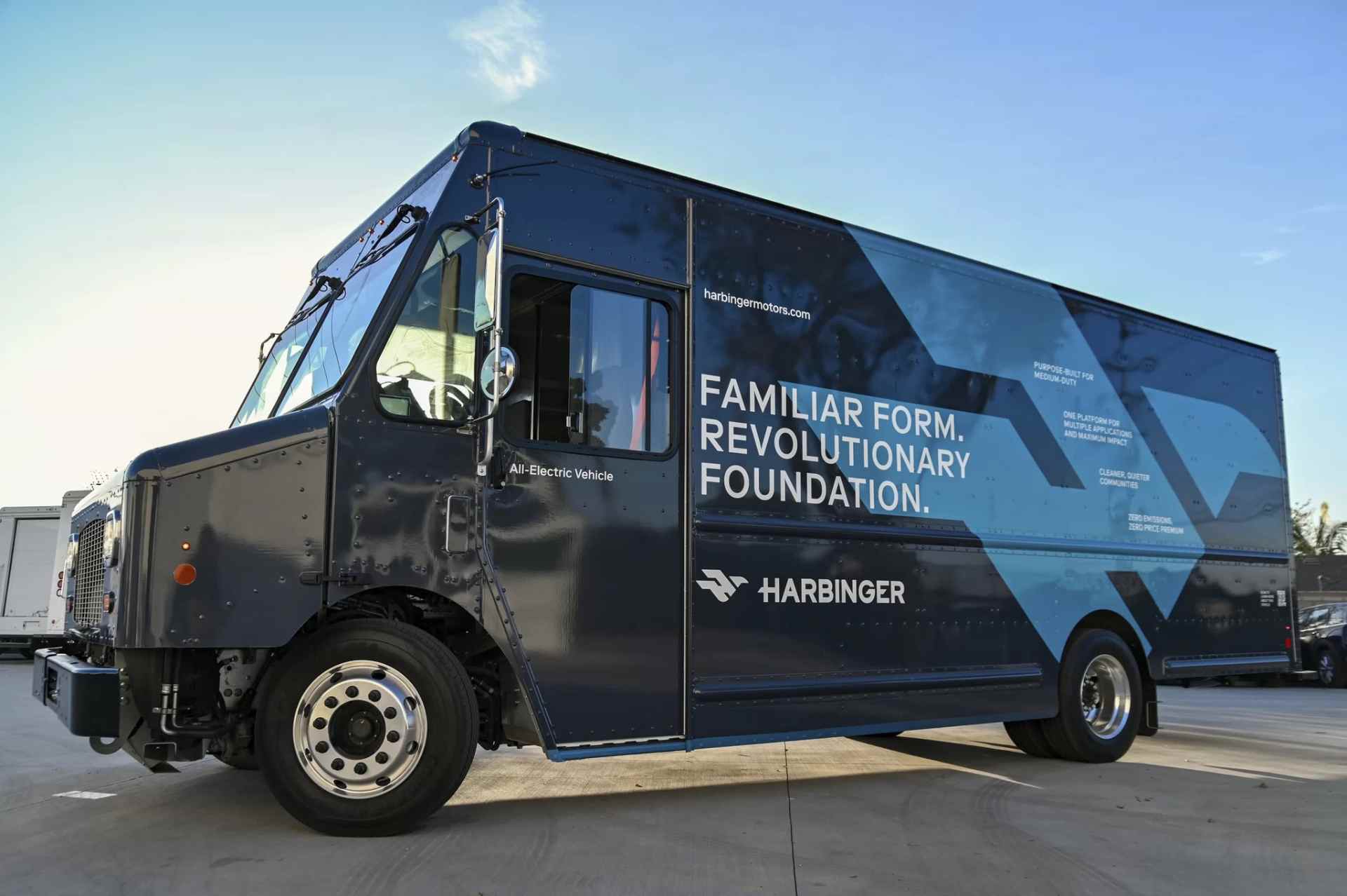 Harbinger medium-duty electric trucks are now available in Canada ...