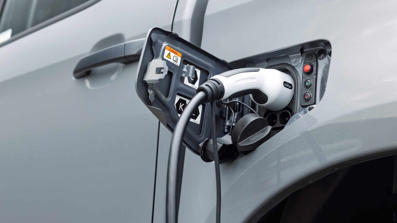 Isuzu presents the full electric D-Max pick-up at CV Show 2026 ...